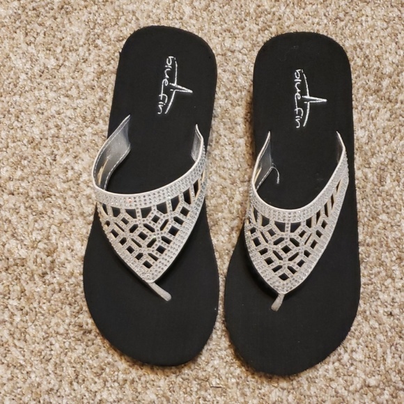 Blue Fin | Shoes | Sandals | Poshmark